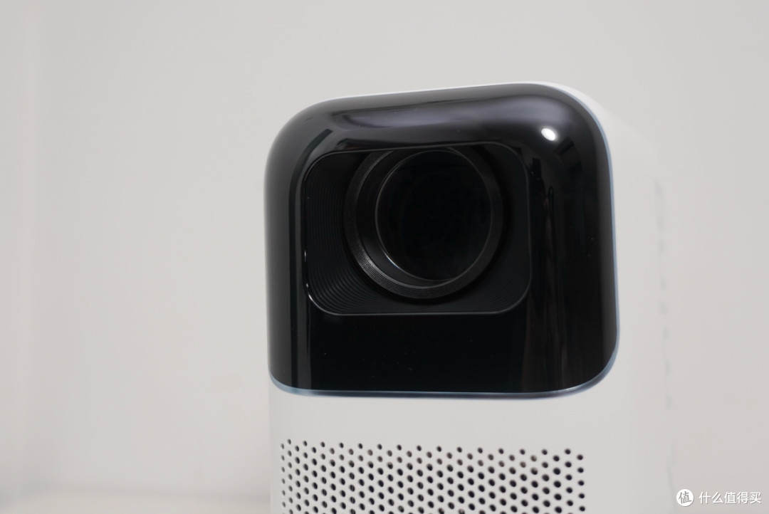 越级对比也很能打--小明Q2Pro挑战极米NEW Z6X_投影仪_什么值得买