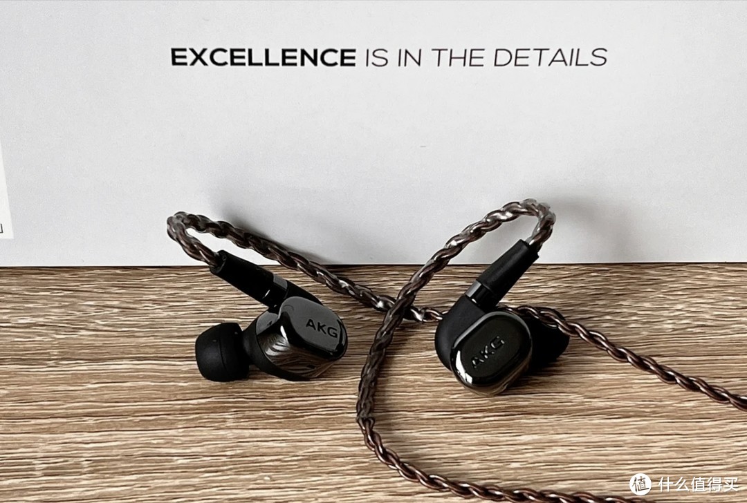 耳机发烧友最爱的AKG N5005 /超群的单元素质，奢华的配件。_耳塞式耳机_什么值得买