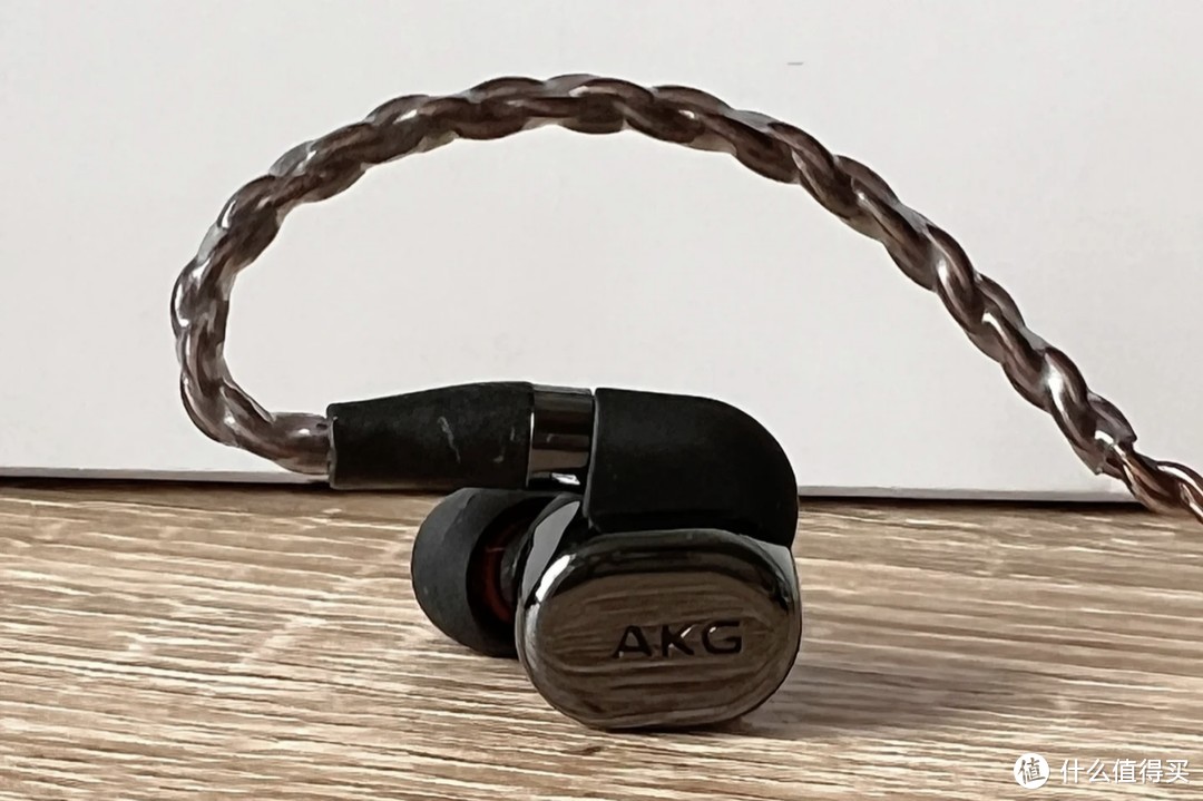耳机发烧友最爱的AKG N5005 /超群的单元素质，奢华的配件。_耳塞式耳机_什么值得买