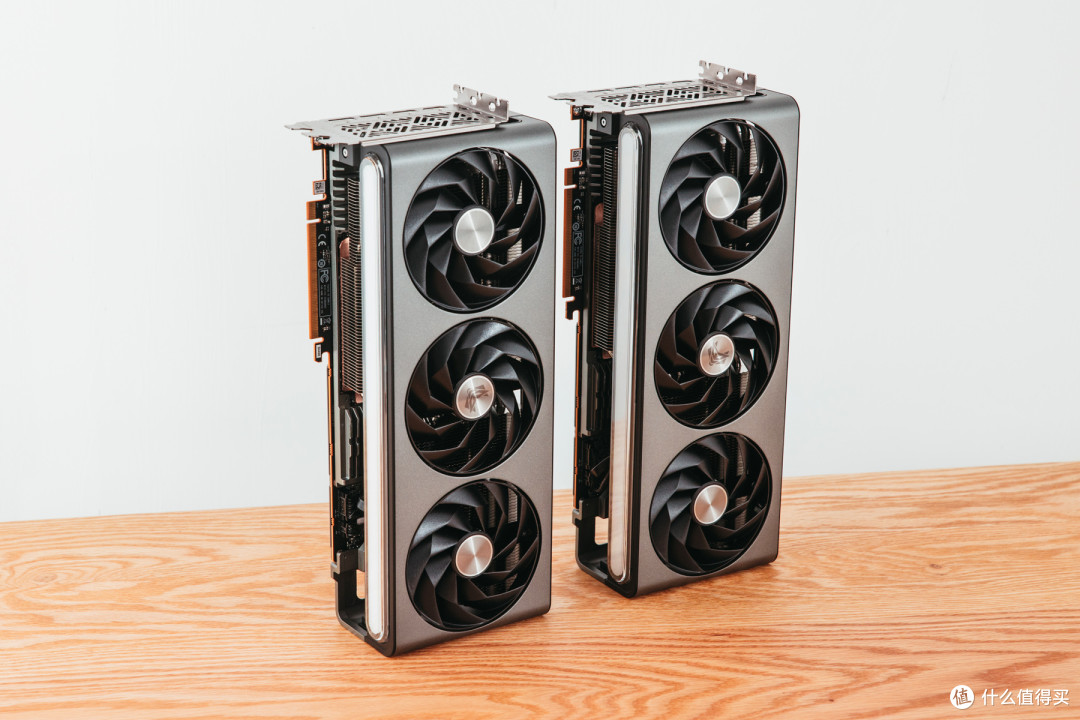 错位竞争，全方位领先上一代旗舰，蓝宝石7900XT/XTX 超白金首发评测_显卡_什么值得买