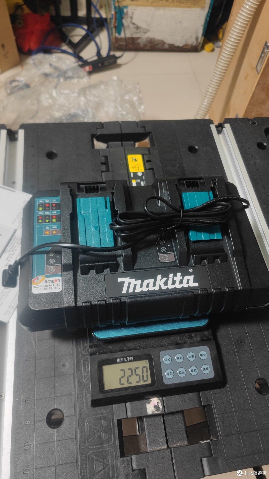 牧田DC18RD双9A快充18V充电器开箱_充电器_什么值得买