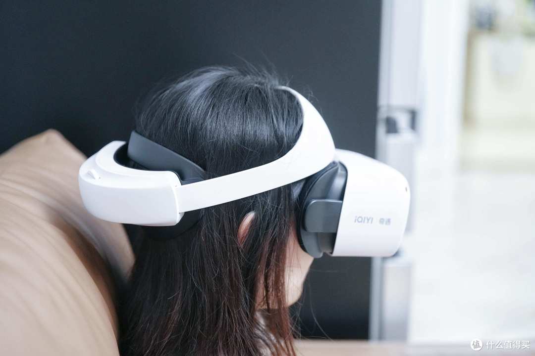 双目全彩透视，让虚拟走进现实—从VR到MR，奇遇MIX到底有什么不一样？_VR设备_什么值得买