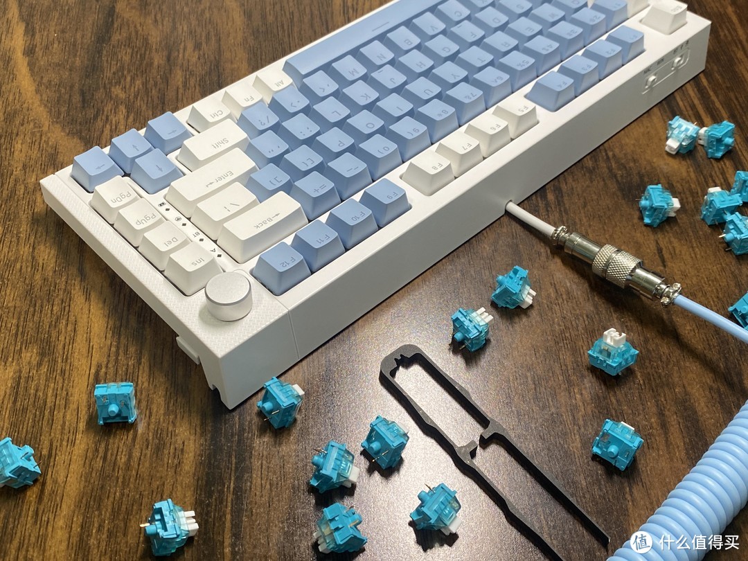 239 年轻人的第一把三模Gasket成品？雷咖泽kw75s简评！_键盘_什么值得买