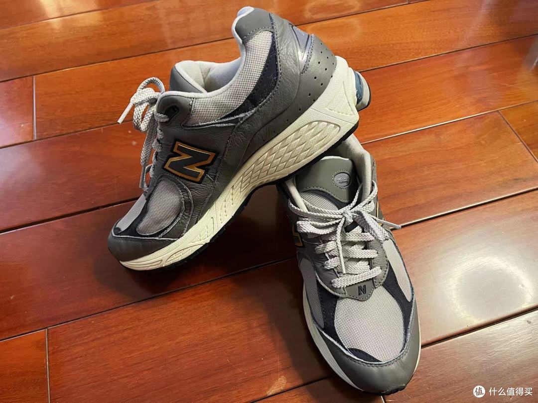 当我第一次穿上NB 2002R时，我就爱上了。_休闲运动鞋_什么值得买