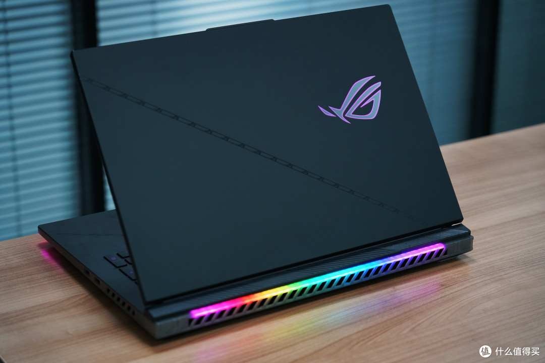 什么叫做机皇？ROG 枪神7 Plus 超竞版评测_游戏本_什么值得买
