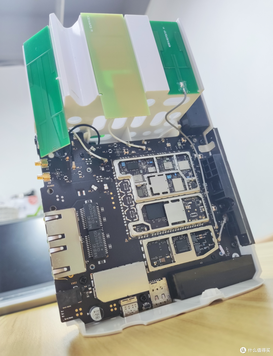 全网首发：某大厂5G CPE的拆解评测！_路由器_什么值得买