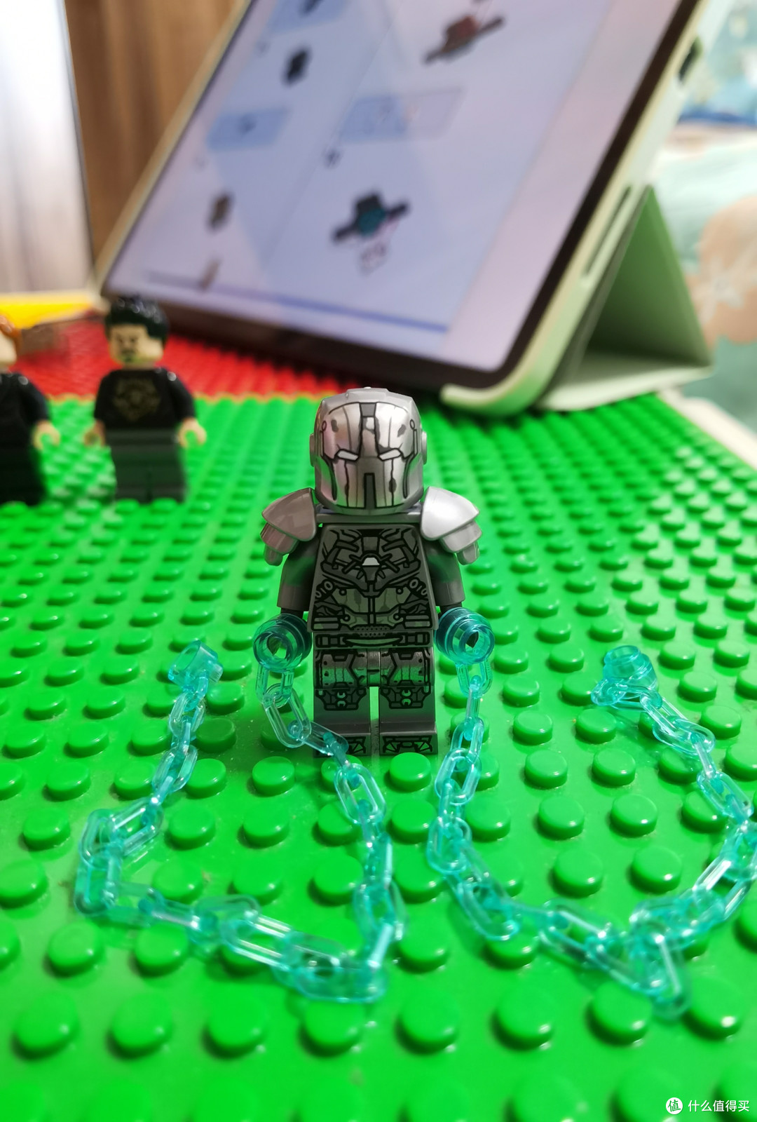 钢铁侠战甲再扩充：乐高76216钢铁侠战甲库_拼插积木_什么值得买