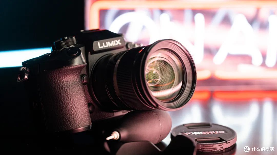 永诺YN 12-35mm F2.8-4 M国产首款自动对焦变焦镜头__什么值得买