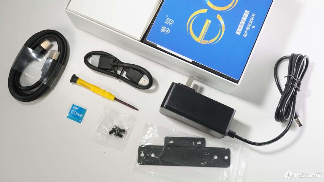 影音神机，通杀8K，AV1！零刻EQ12 Pro_家用电脑_什么值得买