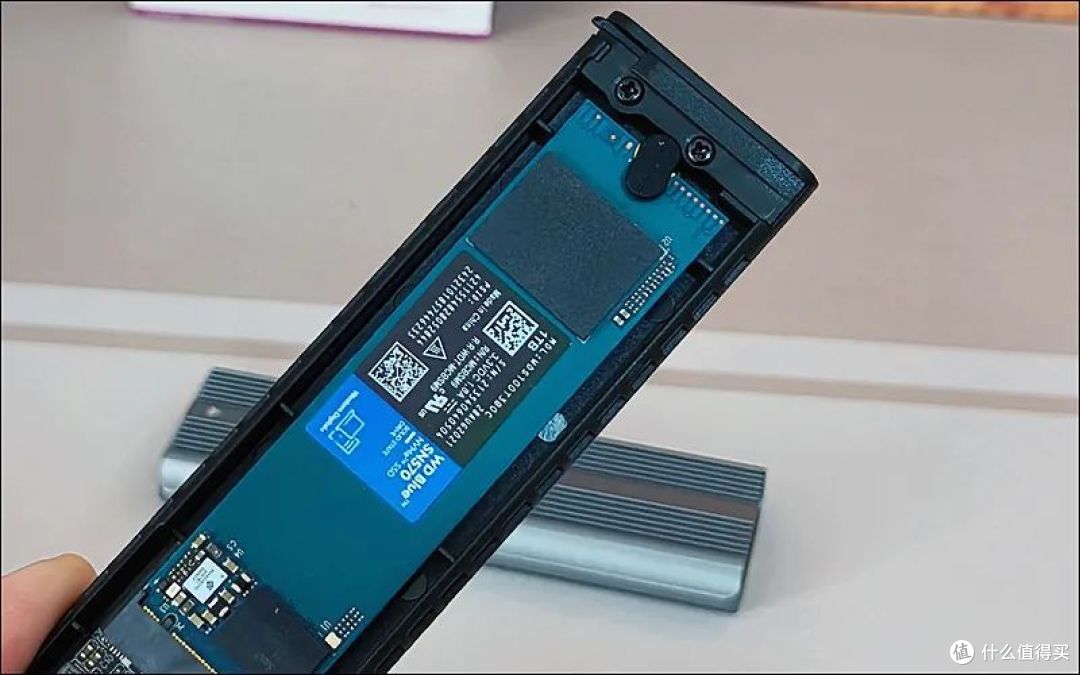 闲置M.2 SSD的最佳搭档！海康威视MS201移动固态硬盘开箱测试_移动硬盘盒_什么值得买