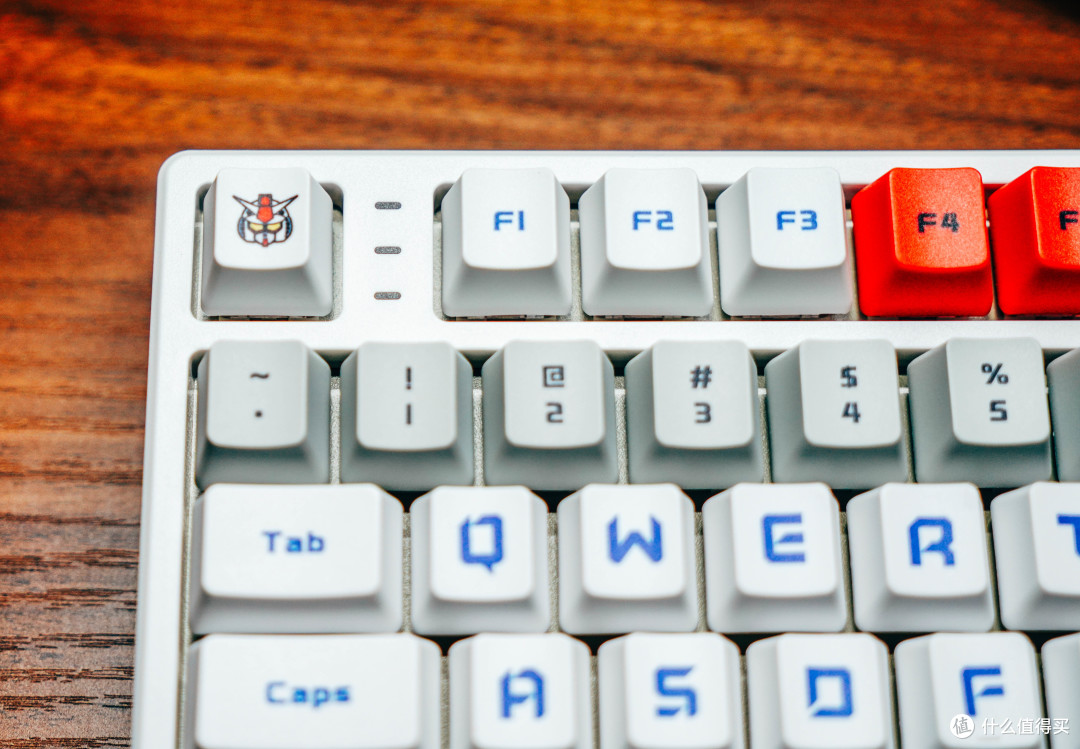 高达又来了！IKBC Z98高达联名机械键盘_键盘_什么值得买