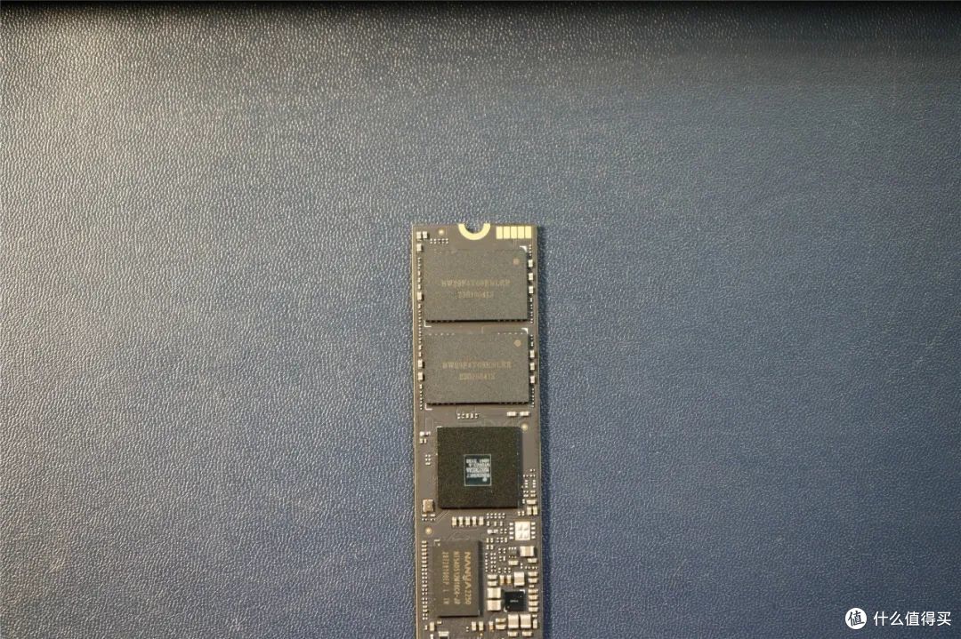 PCIe4.0的盘放到3.0上会损失多少性能?——简测宏碁GM7000 2TB_固态硬盘_什么值得买