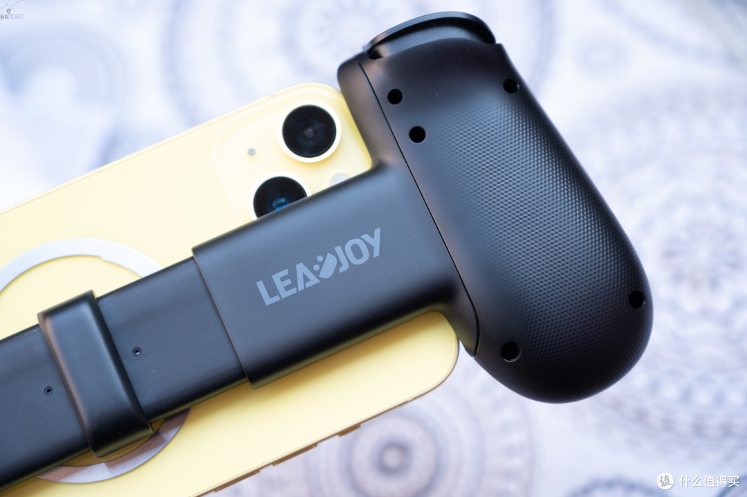 更适合iPhone的手柄，按键手感真不赖，LEADJOY M1B上手_游戏手柄_什么值得买