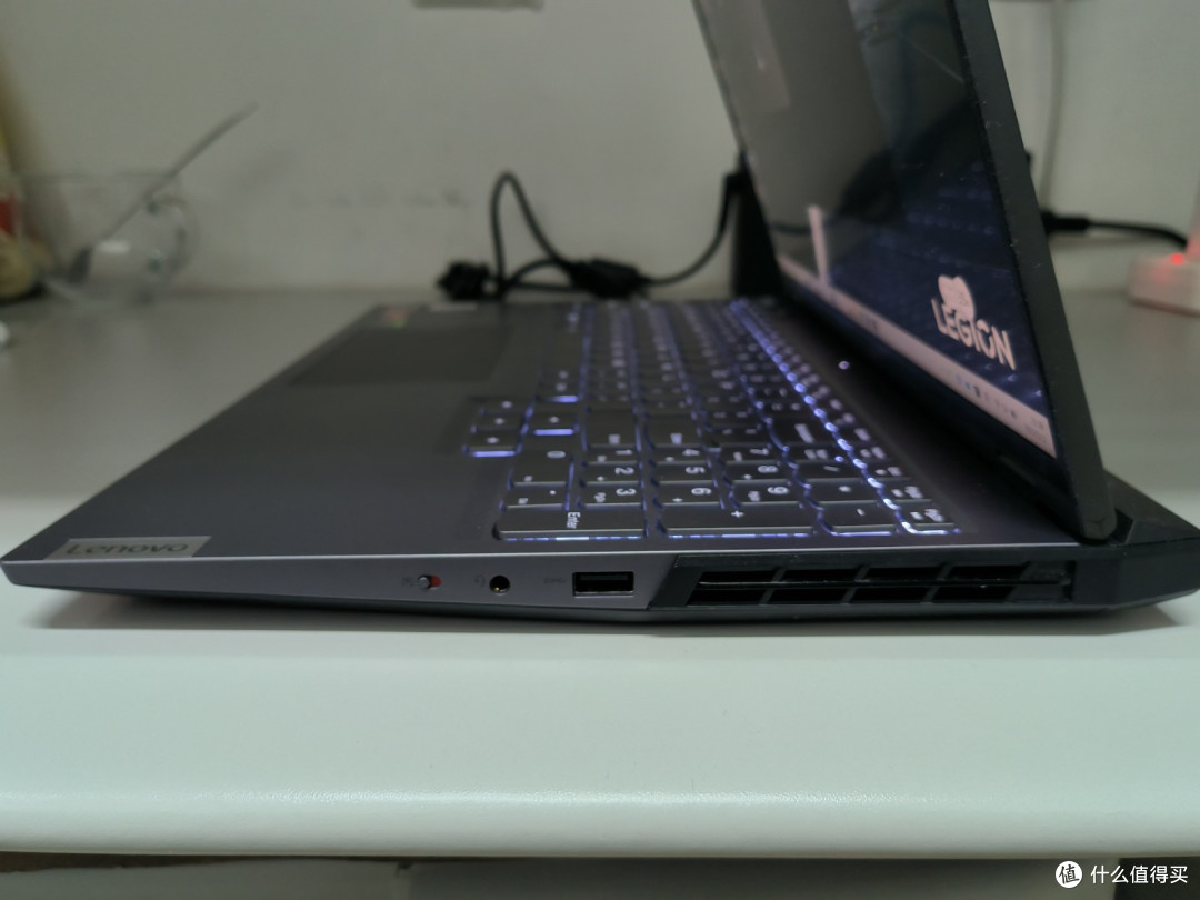 颜值与高性能兼具：拯救者R9000P 2022_游戏本_什么值得买