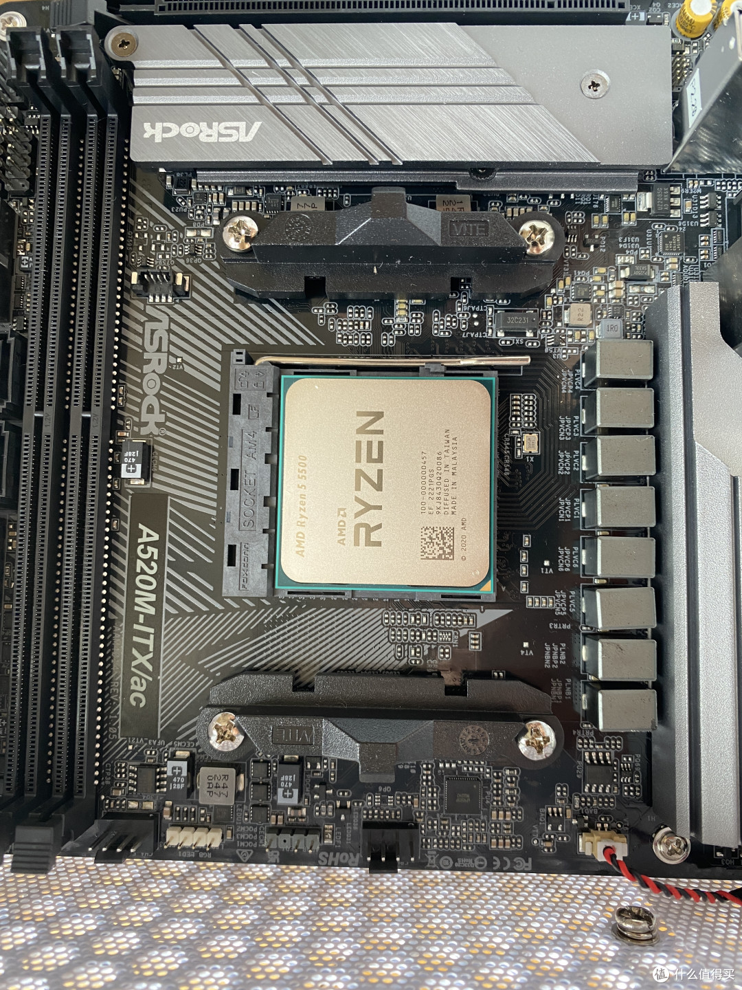 618装了台8斤重的ITX-AI作图小主机：3060-12GB显卡畅玩人工智能、AI绘图_台式机_什么值得买