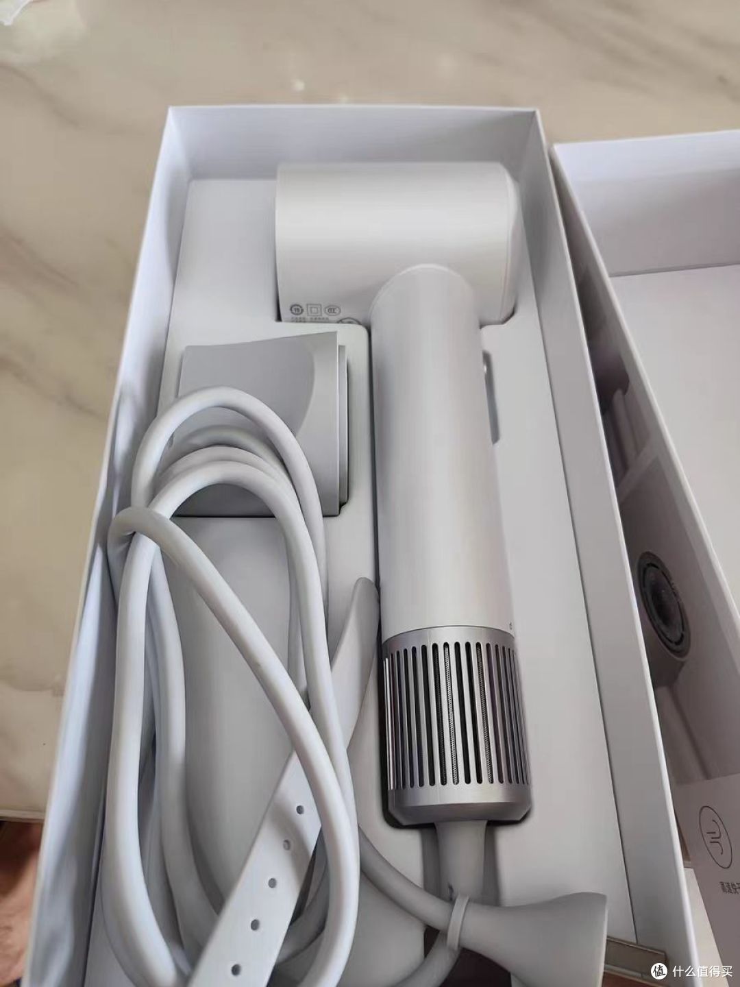风靡职场的米家高速吹风机H501，到底有多强大？！_电吹风_什么值得买