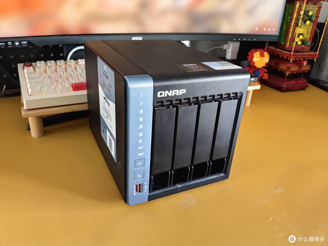 一款轻量级Docker容器日志查看神器『Dozzle』，实时掌握NAS上的Docker运行信息_NAS存储_什么值得买