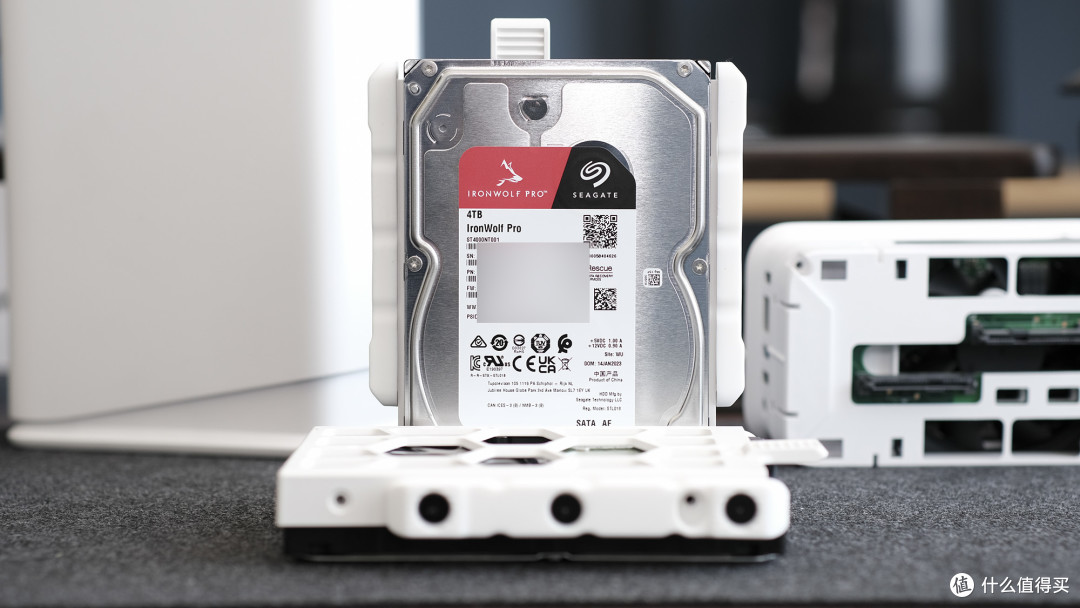 极空间Z2Pro开始支持SSD，固态硬盘对NAS意味着什么，到底应该怎么选？_NAS存储_什么值得买