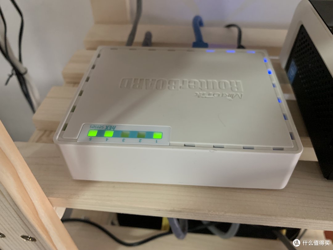 新玩具 MikroTik hEX RB750Gr3，Router OS入门_路由器_什么值得买