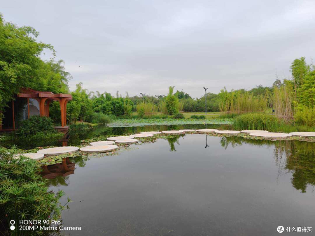 荣耀90Pro：2亿像素加持，这可能是同价位拍照最好的旗舰手机_手机_什么值得买
