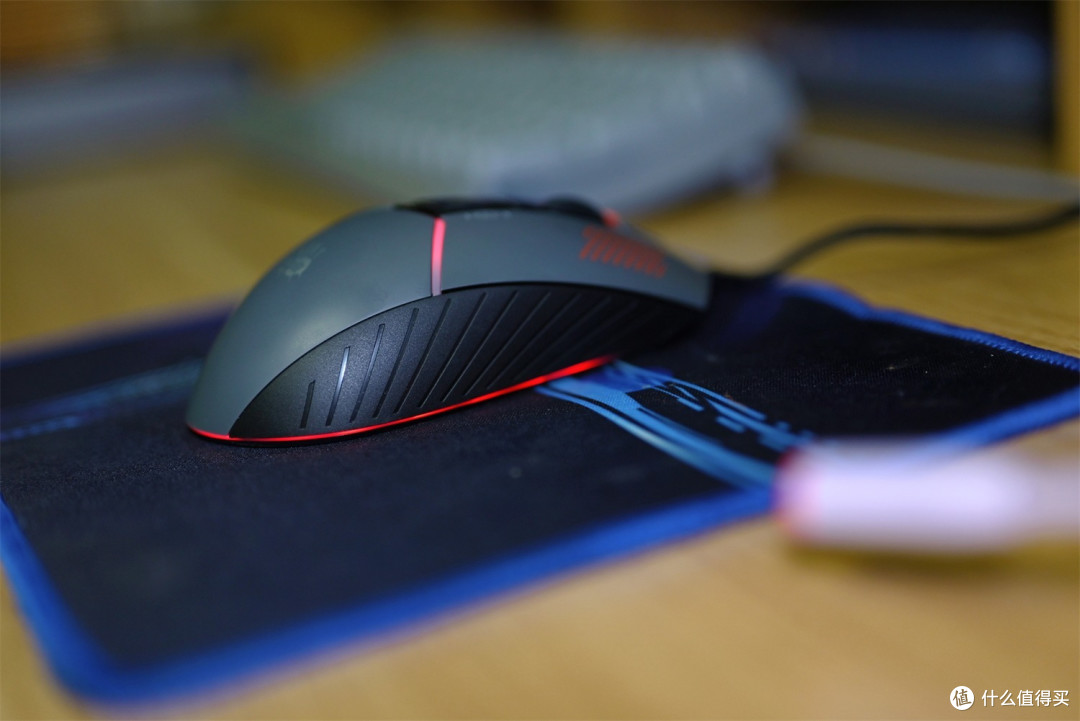 免驱调校师，血手幽灵ES52 Pro游戏鼠标助你ACE更加得心应手_鼠标_什么值得买