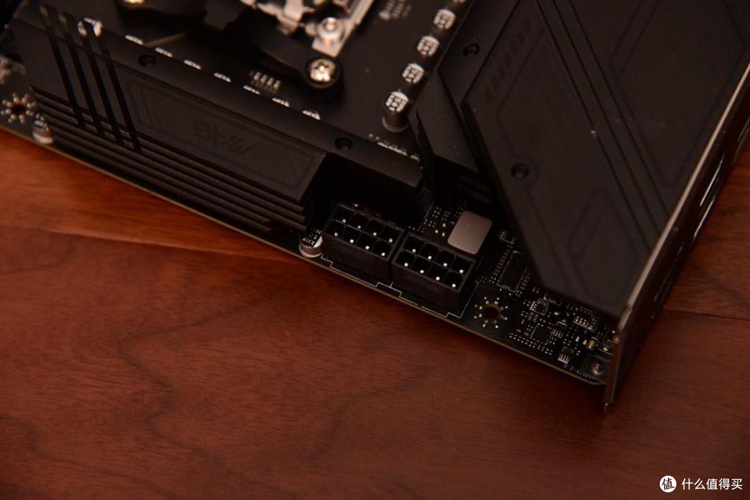 Golden Rabbit Edition万岁！AMD RX7900GRE首发实测！_显卡散热器_什么值得买