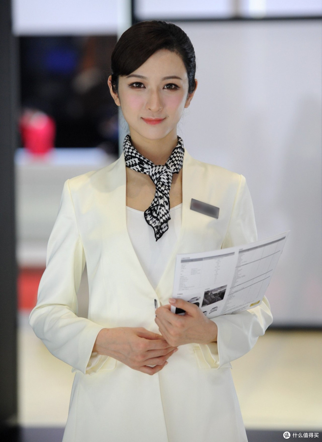 【中大型纯电豪华车】这三款车型哪一款更值得入手？_新能源车_什么值得买