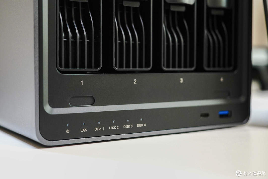 到手即用+全新系统软件丨绿联DX4600Pro拆解与深度评测_NAS存储_什么值得买