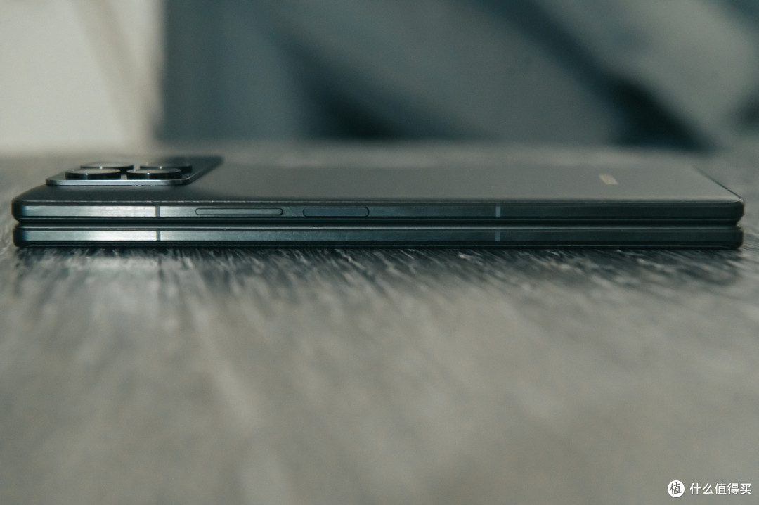 小米MIX Fold3深度评测，轻薄与旗舰体验兼顾，你想知道的都在这里_手机_什么值得买