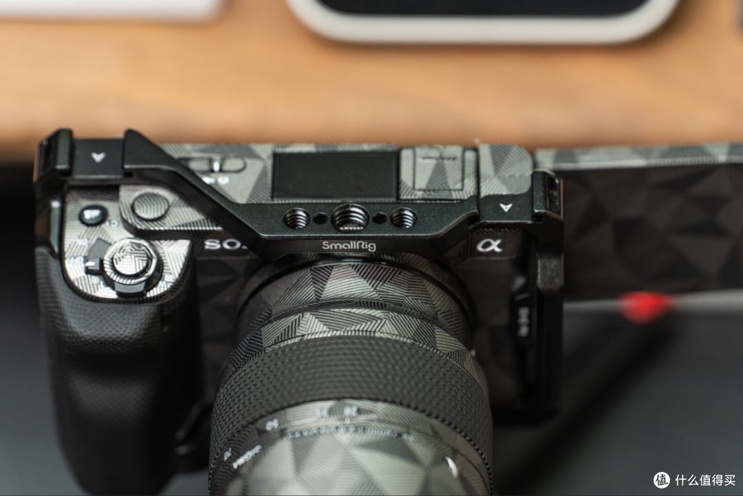 索尼A7R5、A7M4、ZV-E1、A7C、A7C2、A7CR怎么选？必买的神配件有啥？_单电相机_什么值得买