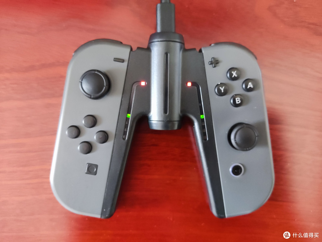 Switch必备外设，Joy-Con充电握把_游戏手柄_什么值得买