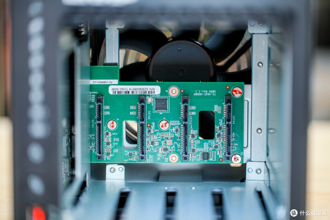 好玩到收不住手，又入了第二台大厂NAS，威联通TS464C2_NAS存储_什么值得买