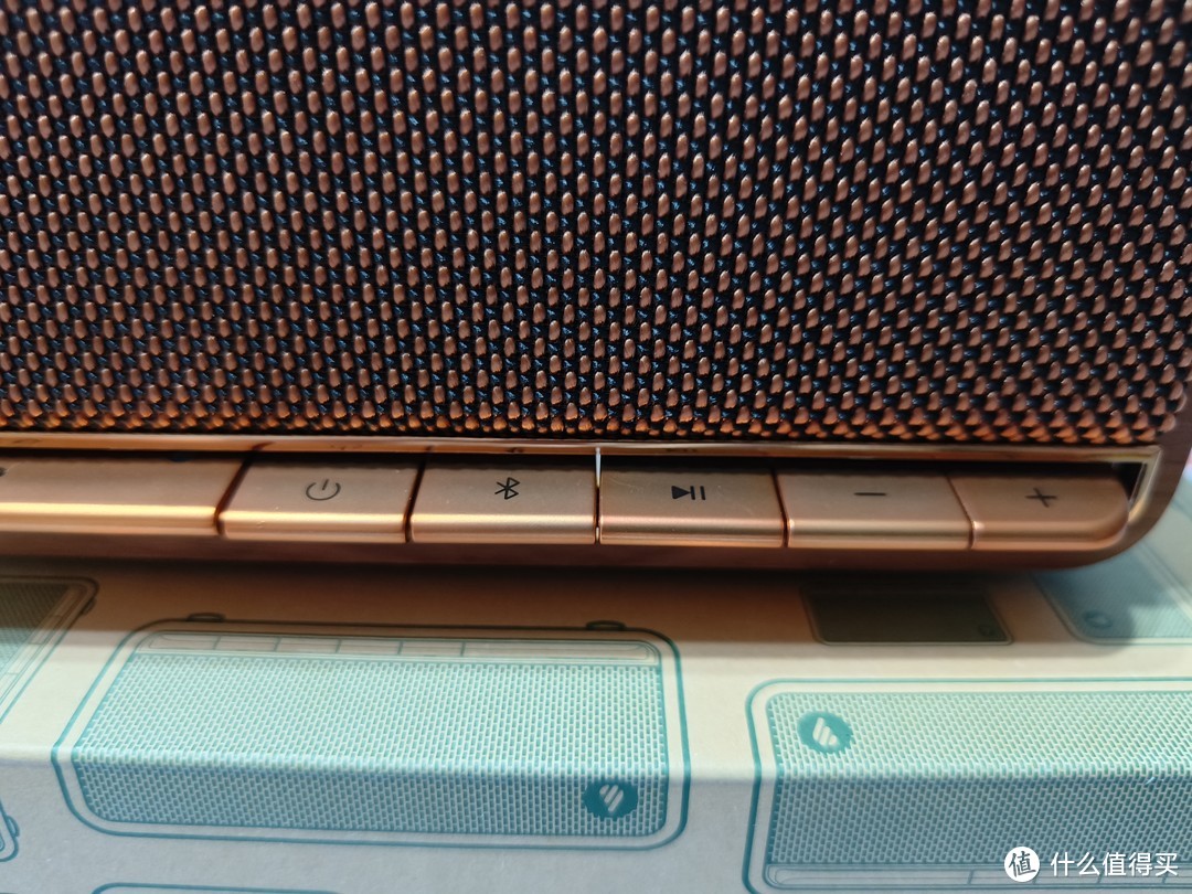 【音响拆解】漫步者怎么想的？续航反向虚标？M230复古蓝牙音箱测评_音箱_什么值得买