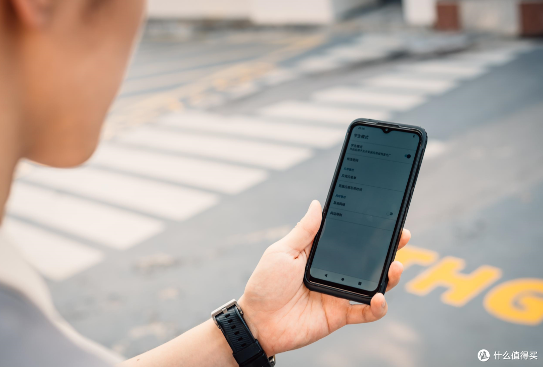 极致轻薄，AGM H6打破固有设计，提升手机的手感与三防能力_安卓手机_什么值得买