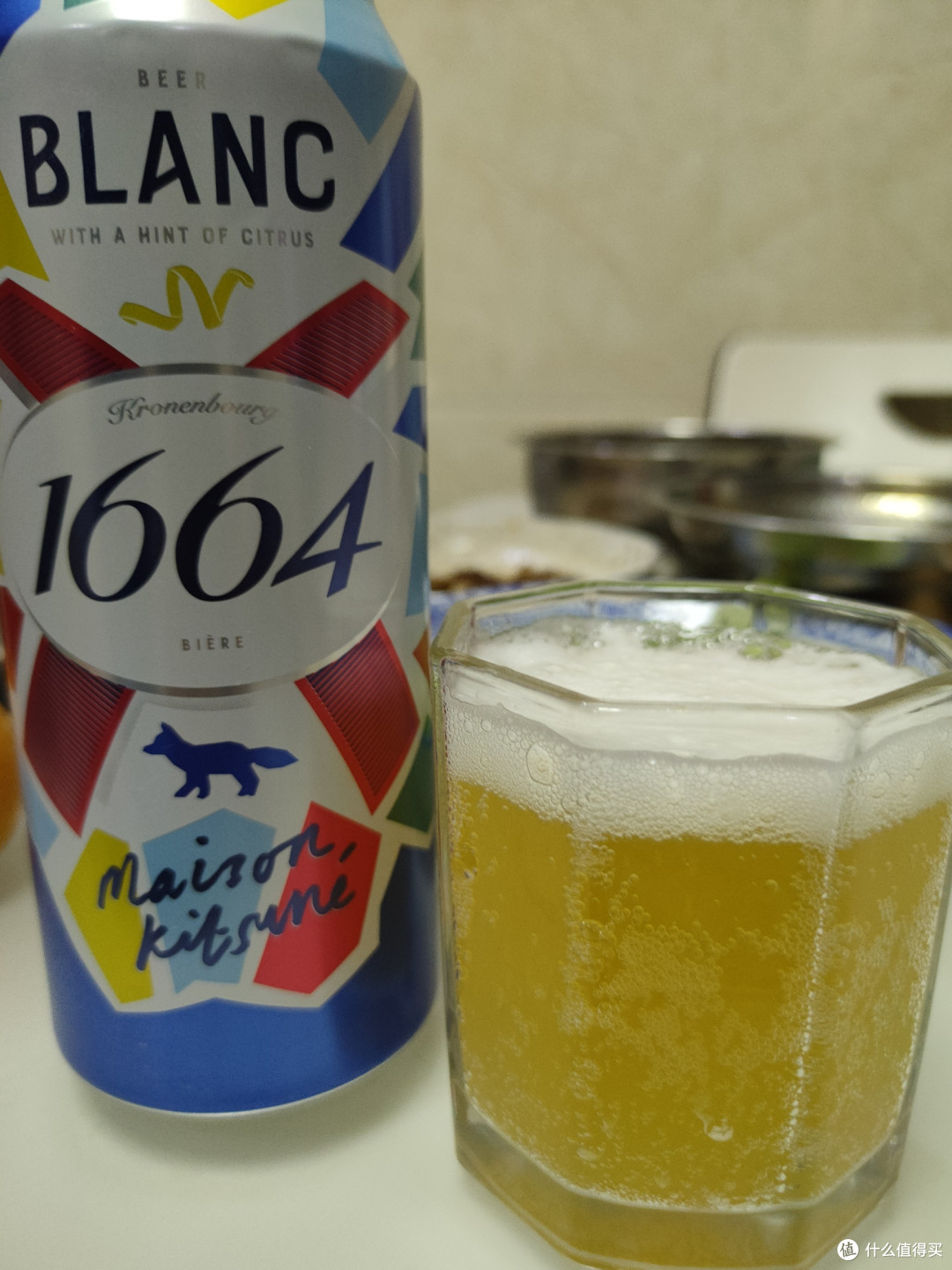 赶上了三块钱一罐的1664白啤酒，到底是不是香精酒？_啤酒_什么值得买