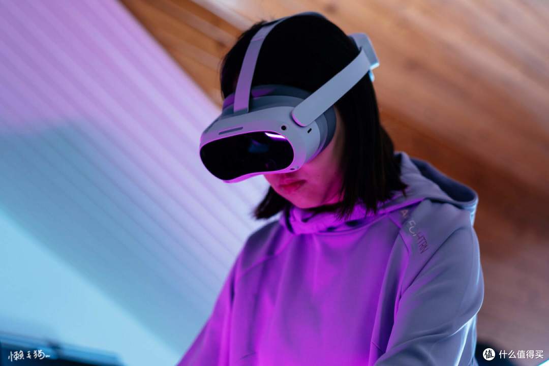 VR设备初体验，全家竟然都能玩，PICO 4入手不亏_VR设备_什么值得买