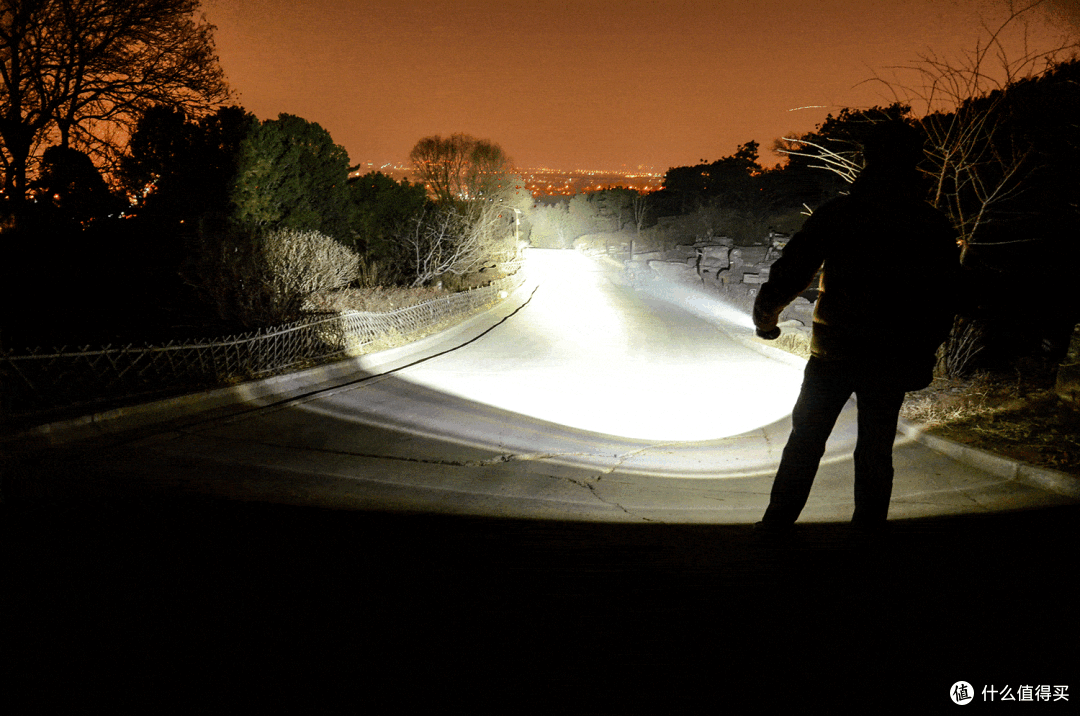 照亮3公里之外，首只46950手电光芒来袭：迈特明酷 MT001_户外照明_什么值得买