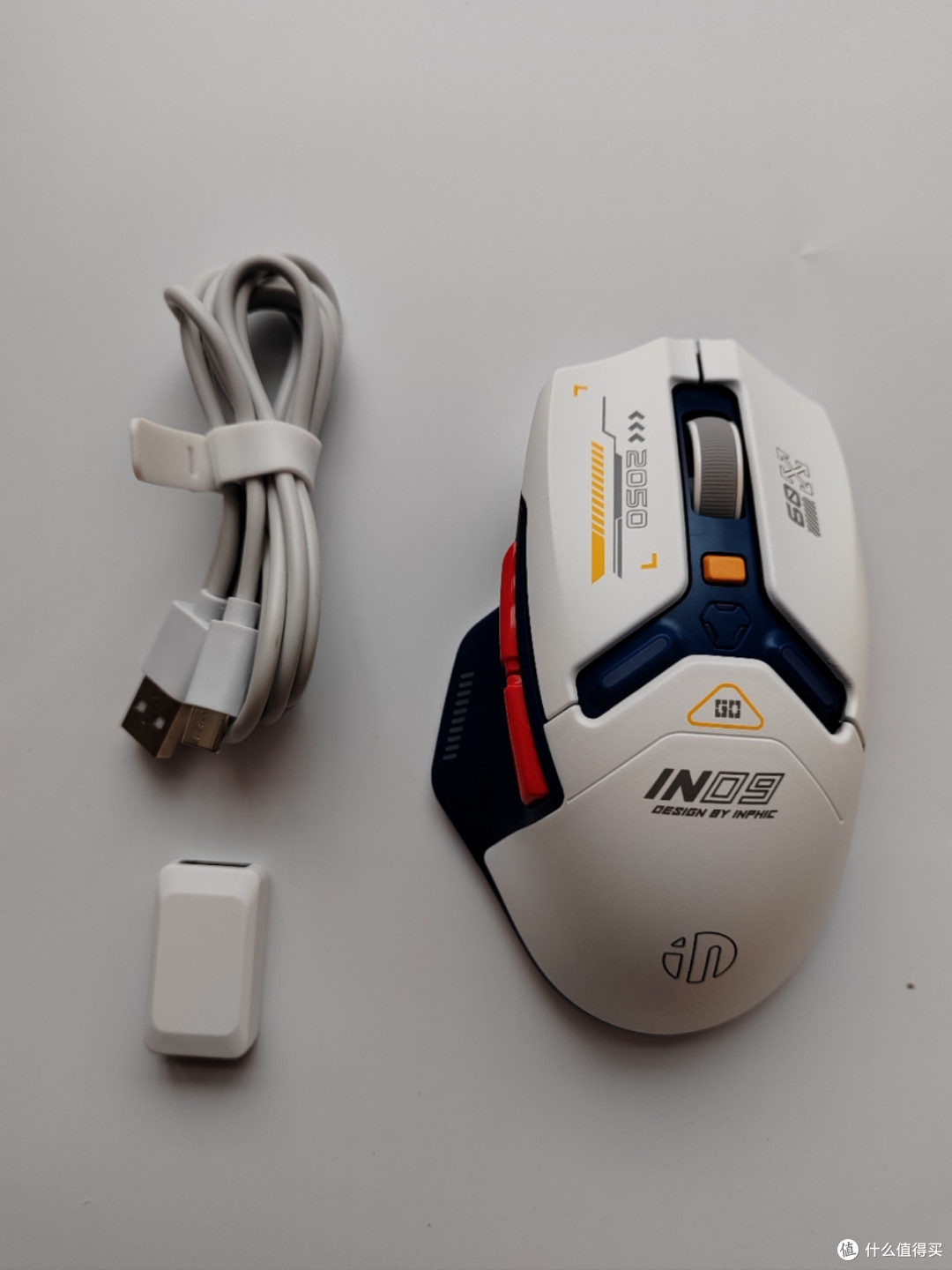 英菲克IN9鼠标：99元科幻风机甲设计，三模连接，让你的游戏世界更精彩！_鼠标_什么值得买