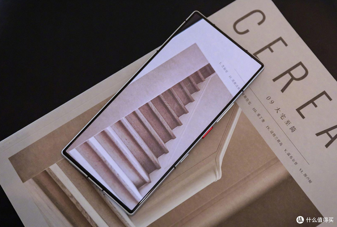 8Gen3新旗舰太猛了，完美屏+3主摄+3OIS,还有6000mAh超大电池_手机_什么值得买