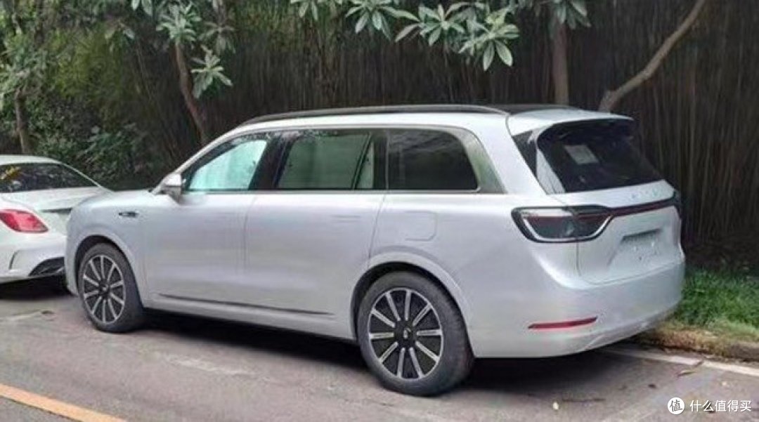一千万内最好的SUV？问届M9即将发布。_SUV_什么值得买