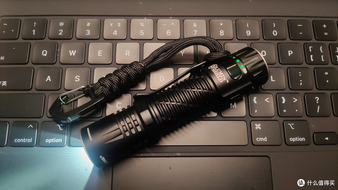 最硬核的EDC手电？——奈特科尔EDC33手电报告_户外照明_什么值得买