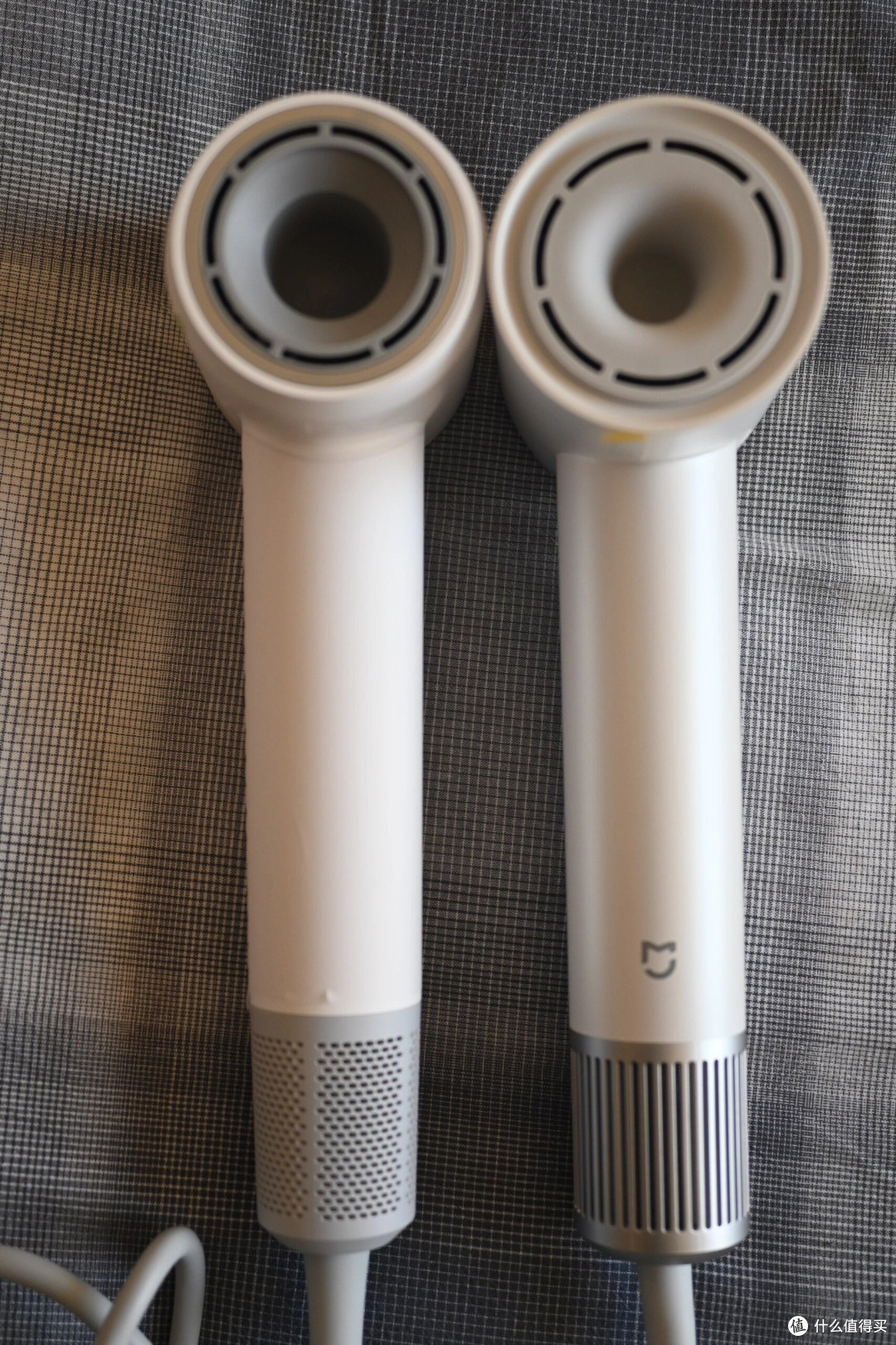 H501和徕芬SE无疑是两款备受关注的产品。那么，究竟哪款吹风机更具性价比呢_电吹风_什么值得买