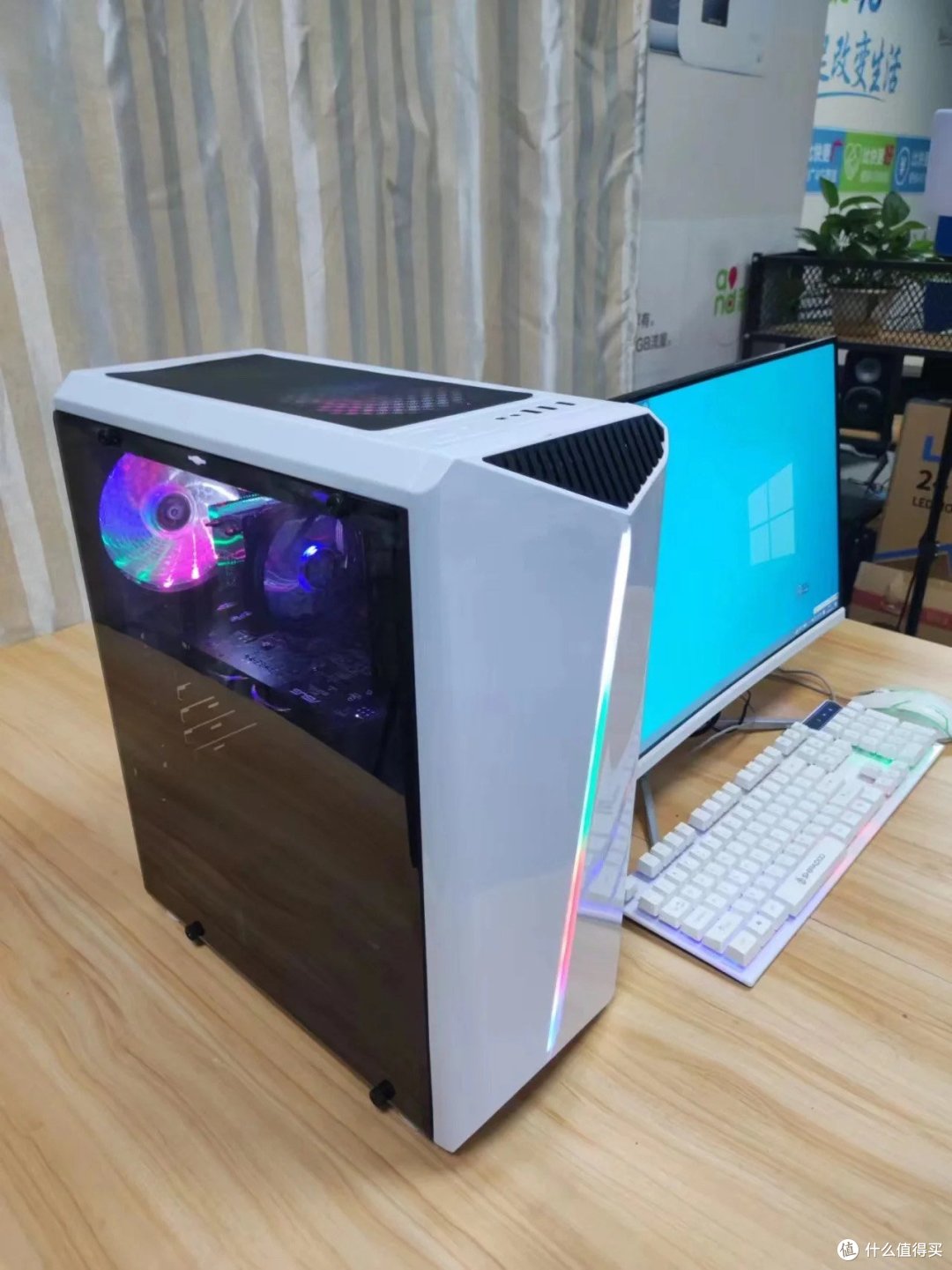 如何选购台式电脑机箱：小白装机知识全攻略_机箱_什么值得买