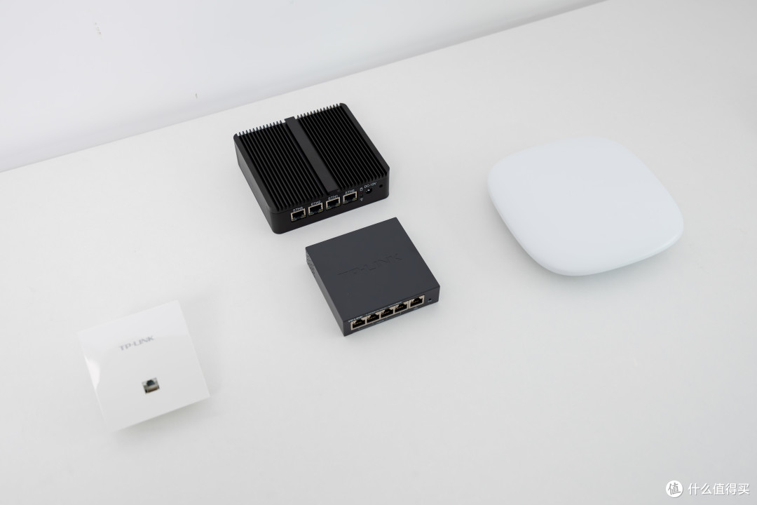 mesh向左,ap向右,一篇文章清楚mesh组网与ap组网的区别，以及ap组网产品推荐_路由器_什么值得买