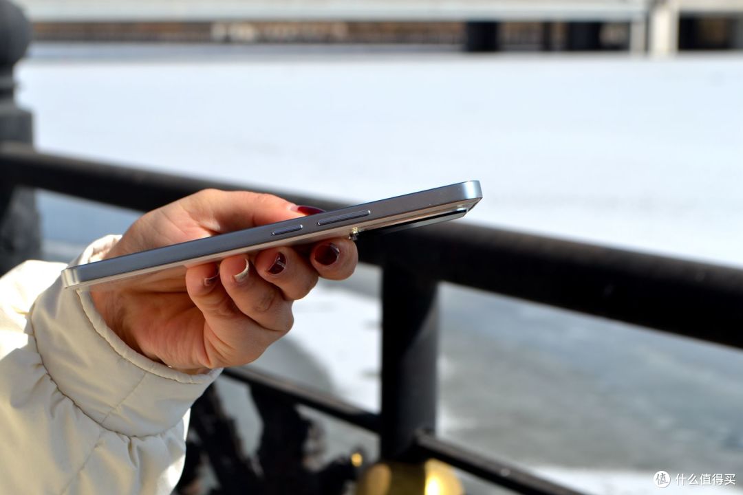 没有短板？荣耀直屏旗舰来了！满血骁龙8G2+独显+自研芯片C1，聊聊用了两个多月的荣耀90GT，24+1T顶配版_安卓手机_什么值得买