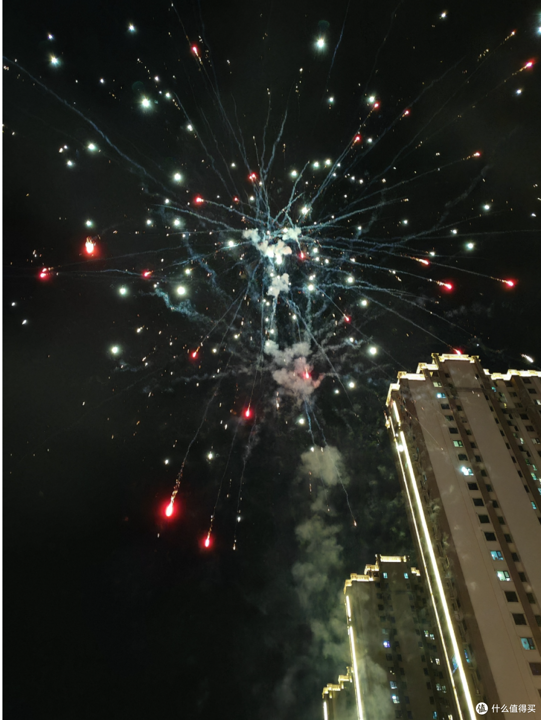 没有短板？荣耀直屏旗舰来了！满血骁龙8G2+独显+自研芯片C1，聊聊用了两个多月的荣耀90GT，24+1T顶配版_安卓手机_什么值得买