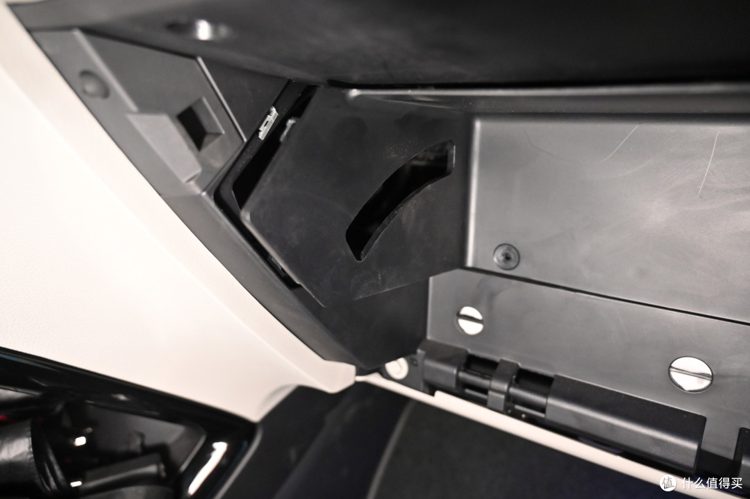 自己如何更换比亚迪宋PlusDMI空气滤空调滤_滤清器_什么值得买