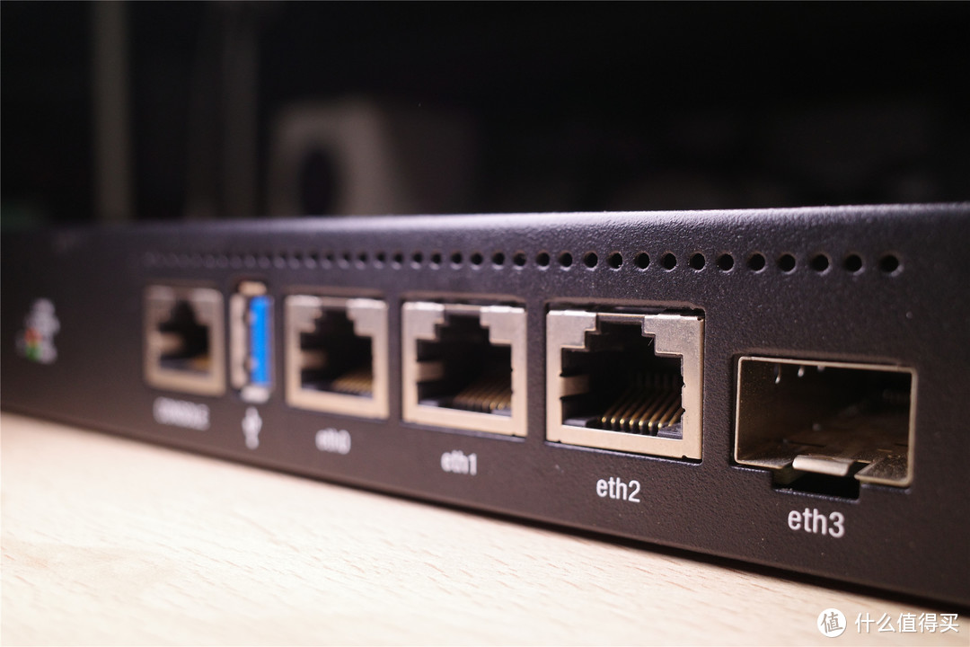提升有限的纯折腾，UBNT ER-4_路由器_什么值得买