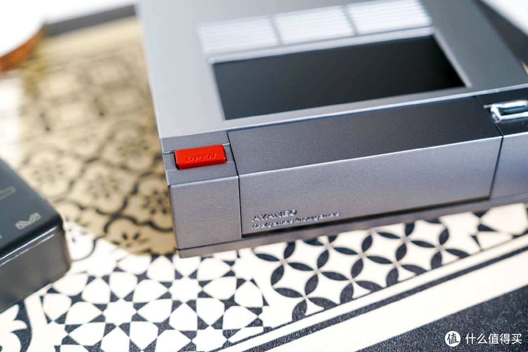 AYANEO Retro Mini PC AM02: NES复古风Mini PC，经典再现！_家用电脑_什么值得买
