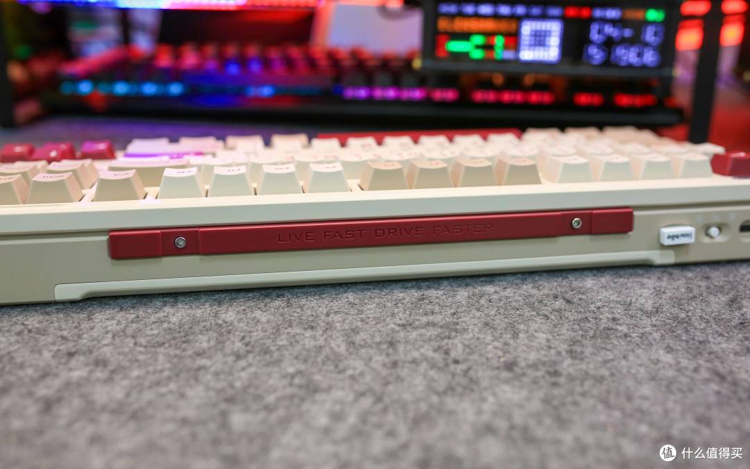 当现代技术遇见复古风：ilovbee B87 键盘的视觉吸引力与触觉反馈全面探索_无线键盘_什么值得买